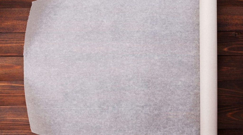 10 utilisations ingénieuses du papier de cuisson pour vous faciliter la ...